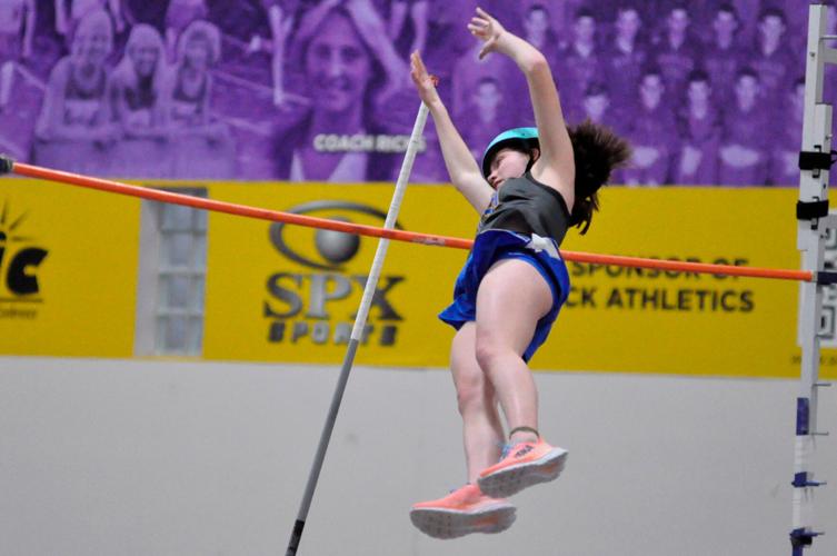 Giants and Titans do battle in MRC Indoor Invite | Sports ...