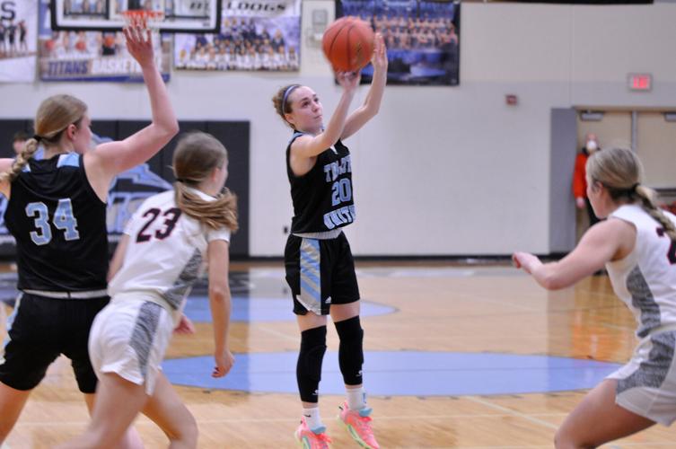 Titans win 6th straight game with hot shooting night against St. Clair ...