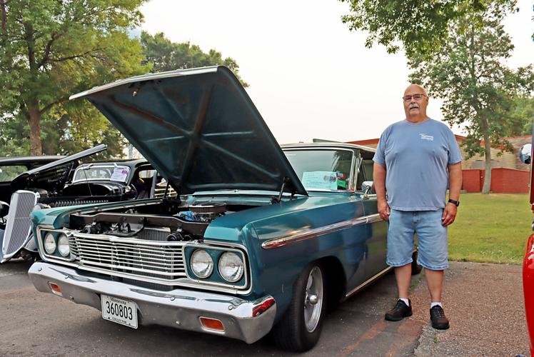 Gus' Station shows off vintage cars | News | southernminn.com