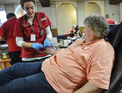 how to draw blood for red cross