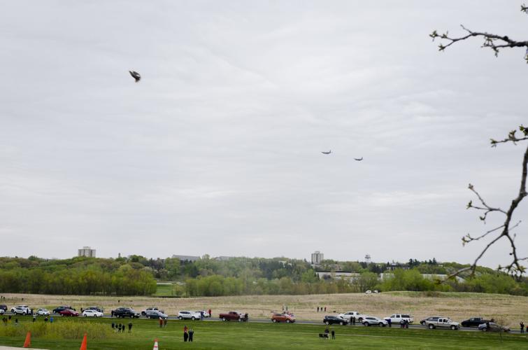 Hundreds honor first responders in flyover | News | southernminn.com