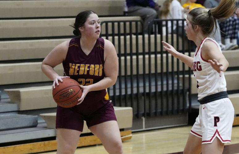 NRHEG girls keep battling for top conference spot against Medford ...