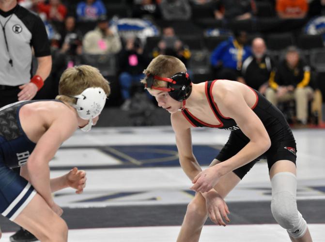 State wrestling: 4 Knights clinch podium on day 1 | Sports ...