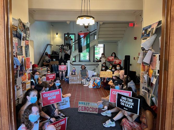 Carleton students take over Laird Hall with protest, leave after ...