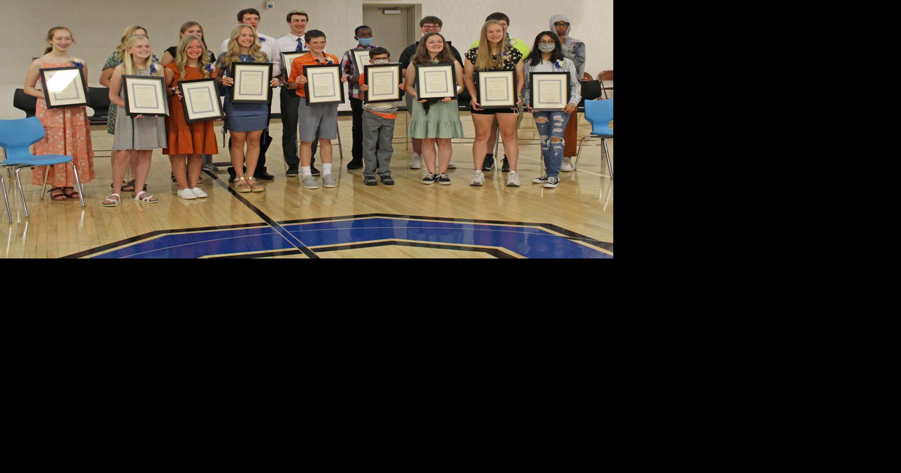 Owatonna Middle School awards two young leaders | News | southernminn.com