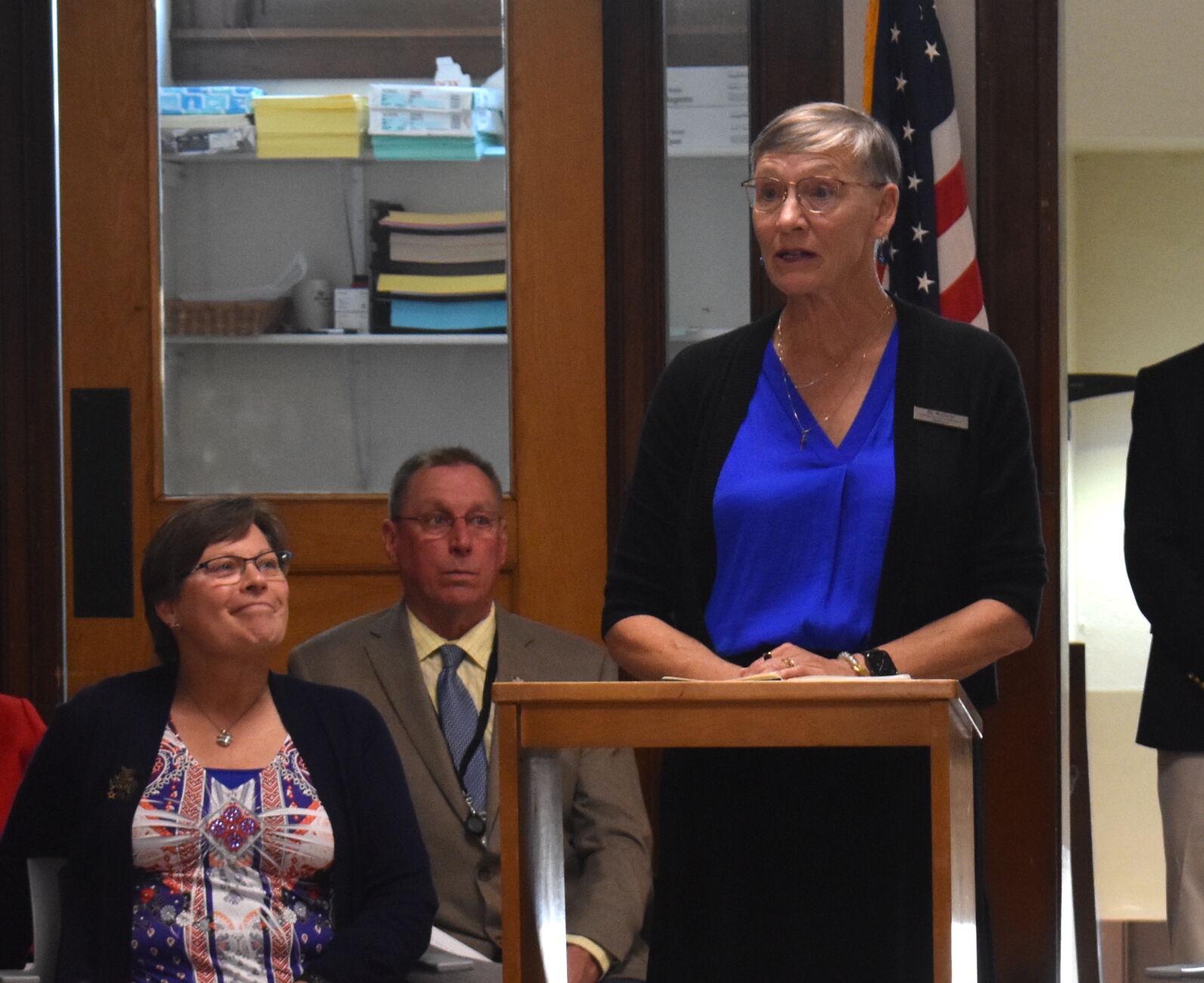 Waseca Exchange Club dedicates courthouse freedom shrine with ceremony ...