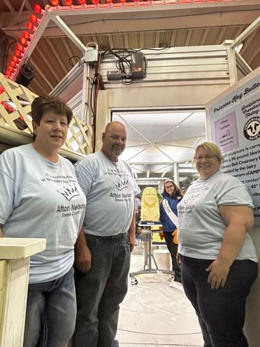 Owatonna girl receives butterhead sculpture at MN State Fair ...