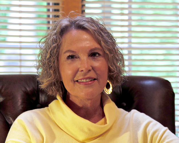 Minnesota author Nancy Nolan shares advice with her 'Itvice' series of ...