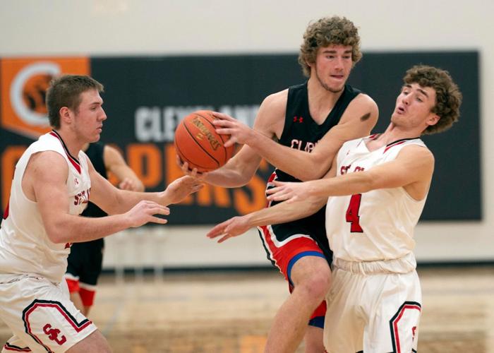 Varsity boys up intensity vs. St. Clair | Sports | southernminn.com