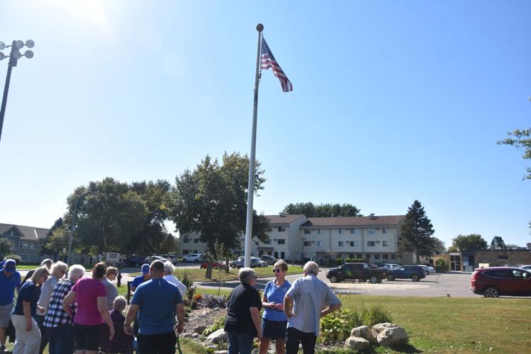 Flagpole dedication honors Le Sueur Lion Bill Anderson | News ...