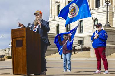 Republicans rally in an effort to put new Minnesota flag to a vote ...