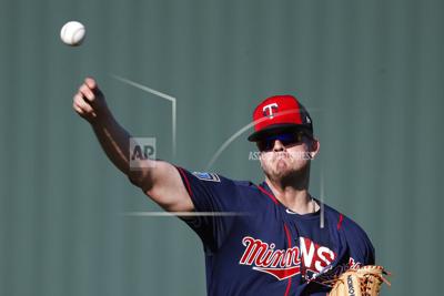 Adding Addison: Signing Reed gives Twins big bullpen boost | State ...