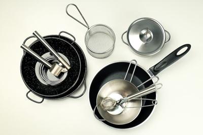 FDA Tells Consumers to Toss 19 Cookware Items That May Contain Lead ...