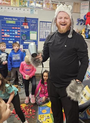 Big Bad Wolf helps Lincoln kindergartners learn | Community ...