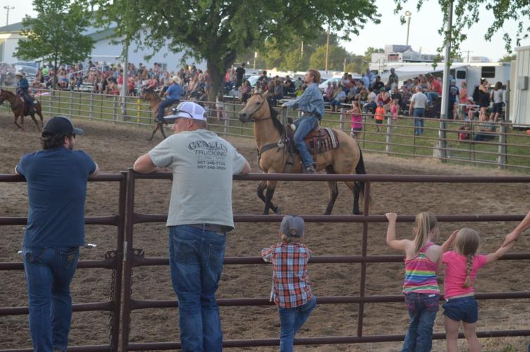 Mounted Posse ranch rodeo, trail ride spurs community to horse around ...
