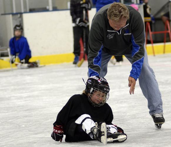 Ups and downs of learning to ice skate at Bulldogs Free Clinic | Sports ...