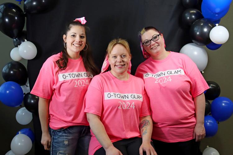 Volunteers help girls prep for prom | News | southernminn.com