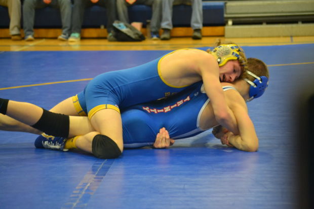 10 Le Sueur-Henderson wrestlers lead Giants to quarterfinal win ...