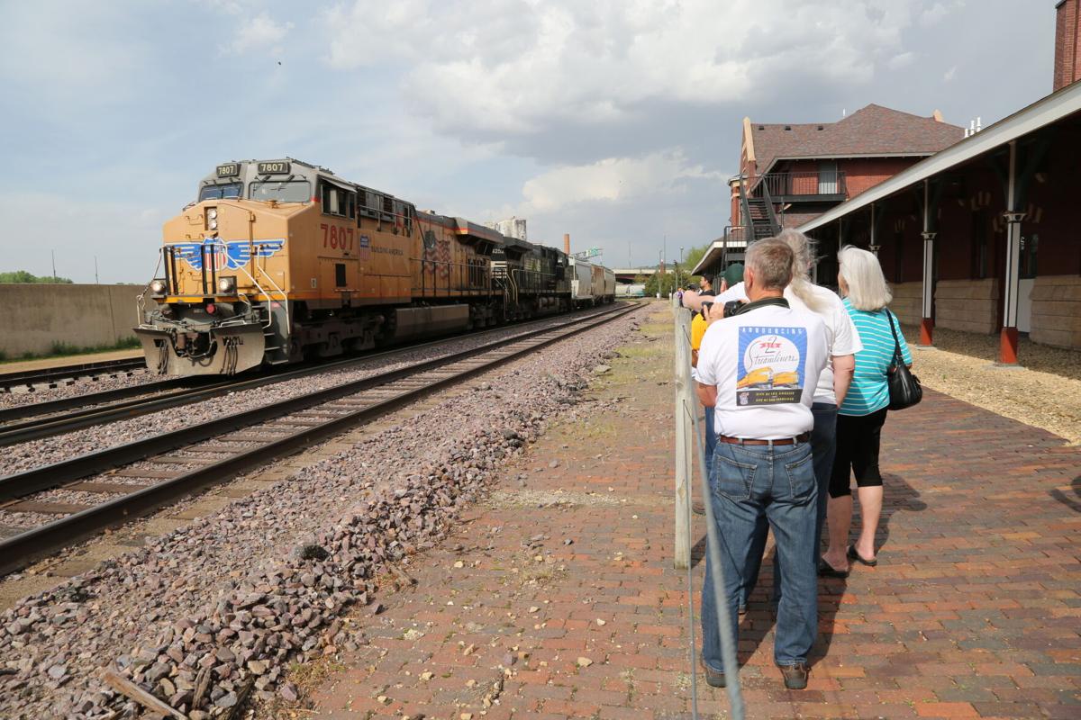 Train enthusiasts tour Southern Minnesota railroads in historical ...