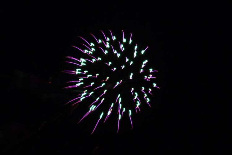 Local photographer captures fireworks with unique techniques ...