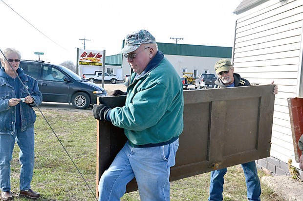 Gus' Station in Ellendale ready to be moved | Blooming Prairie Leader ...