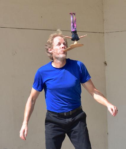 Stunt juggler awes audience in Central Park | Community | southernminn.com