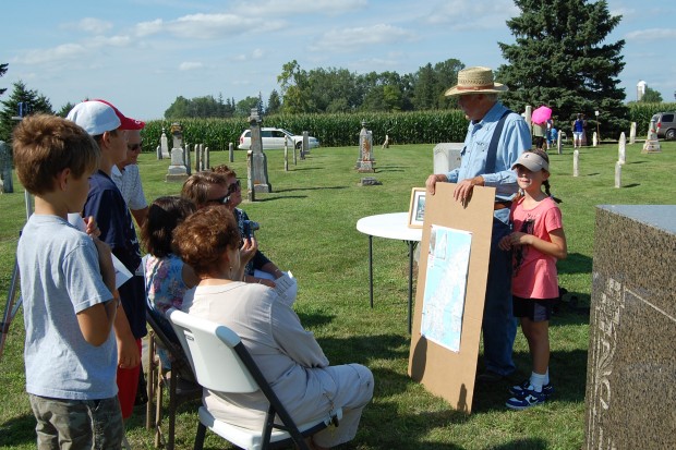 Cemetery walk near Kenyon reveals local history | Arts And ...