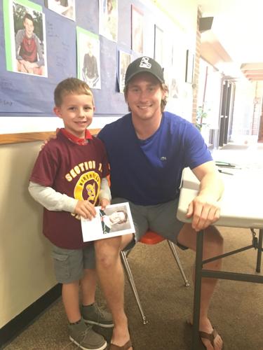 Former Gophers hockey standout Kloos visits St. Dominic students ...