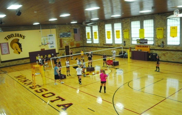 Faribault's Minnesota State Academy for the Deaf kicks off season ...