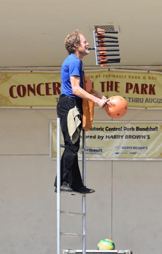 Stunt juggler awes audience in Central Park | Community | southernminn.com