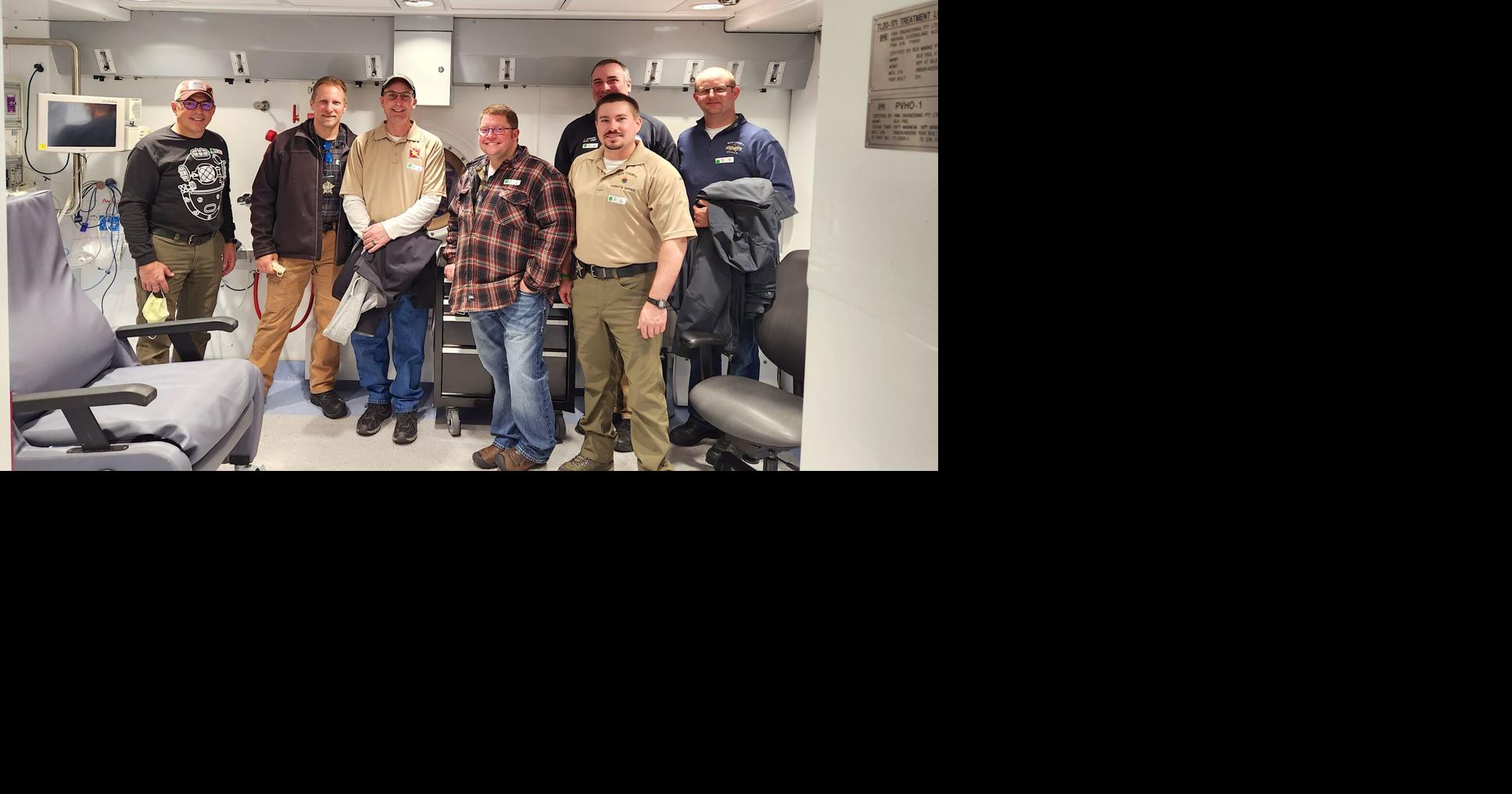 Dive team tours hyperbaric chamber | Community | southernminn.com