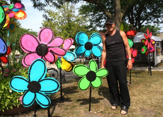 GALLERY: "Flower bomber" plants 3D blooms at Riverwalk | News ...