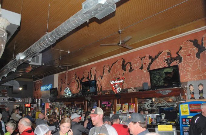 Embassy Bar brings in local artist to celebrate history of bar ...