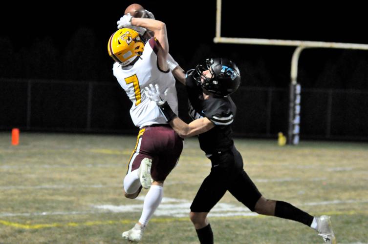Hubmen derail Titans in regular season finale | Sports | southernminn.com