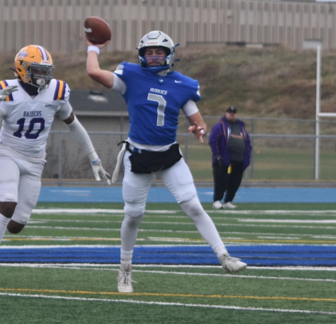 Huskies win in overtime thriller against Raiders to advance to state ...