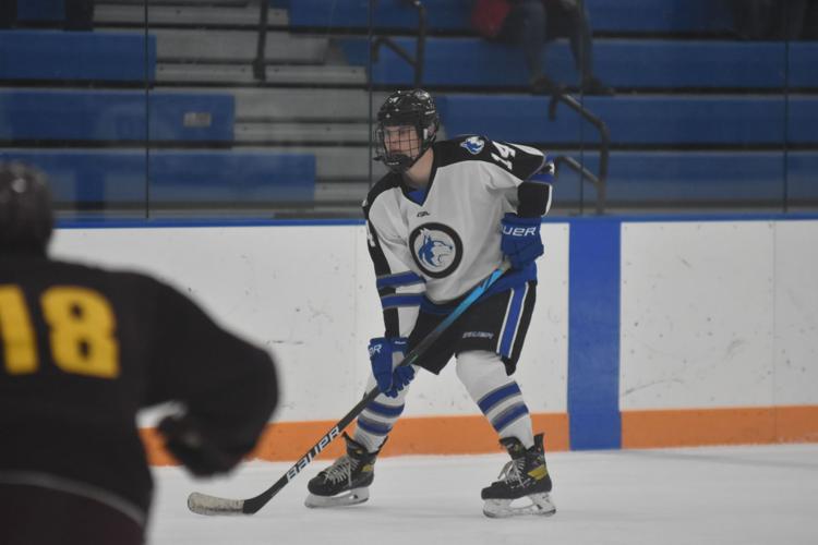 Preseason scrimmages aid in Owatonna boys hockey’s regular season ...
