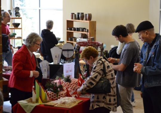St. Peter arts center hold annual fundraiser and holiday fair | News ...