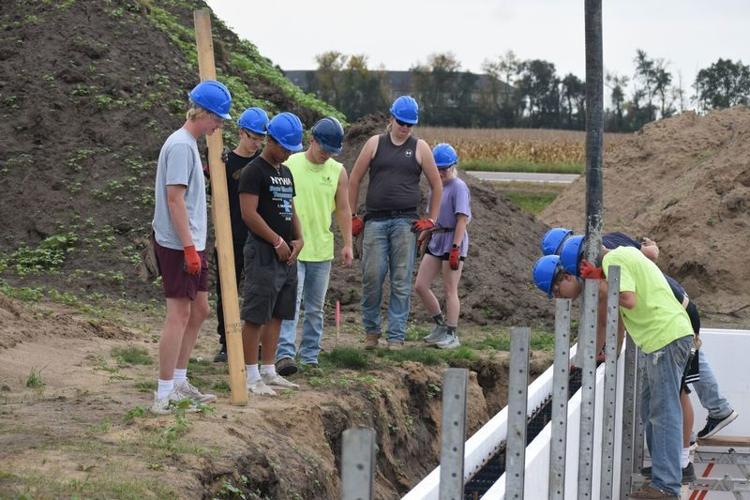 St. Peter High School trades class building home for Habitat for ...
