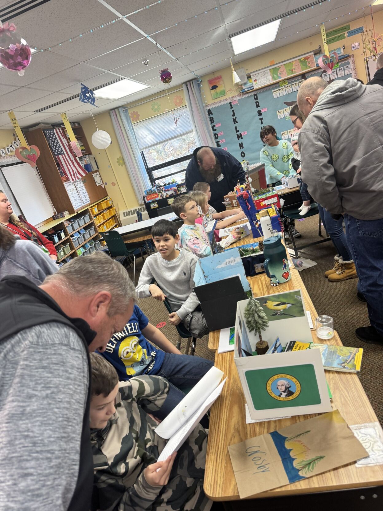 Lincoln 4th graders present 'state float' projects | Community ...
