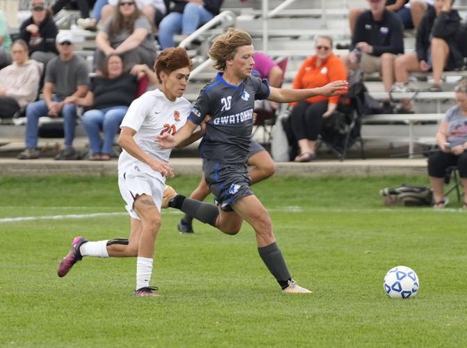 Mottl, Kraus lead Huskies to bounce-back win over Farmington | Sports ...