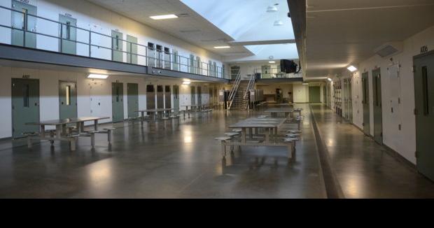 Guard charged with smuggling drugs into Faribault prison | News ...