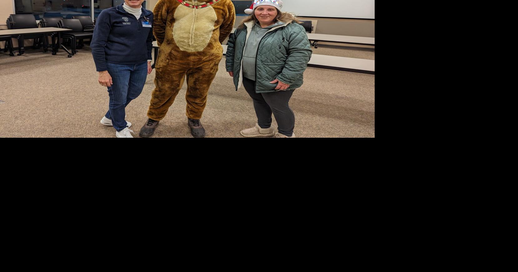 Mayo Clinic employees donate gifts for Transitional Housing families ...