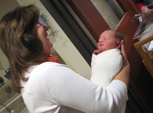 Retiring after 32 years at Northfield Hospital, Mary Crow leaves a ...