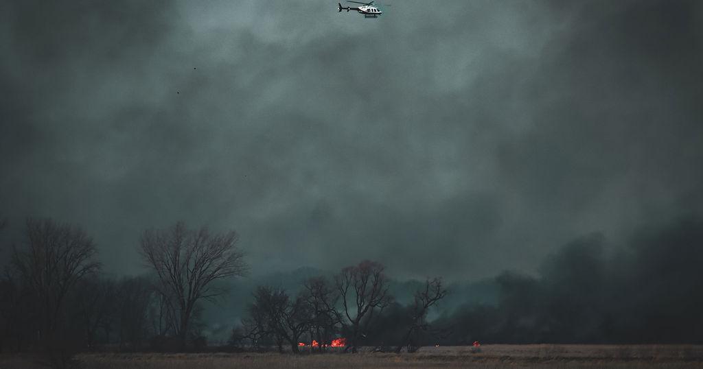 Multiple agencies fight Sunday grass fire in Waseca, high winds kept it ...