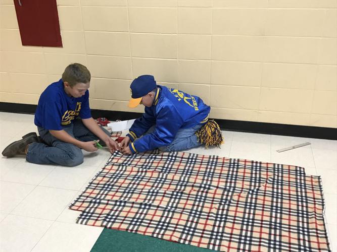 LS-H students volunteer with school spirit | News | southernminn.com