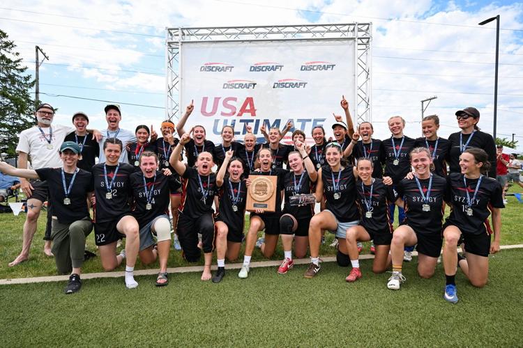 Carleton's Syzygy Ultimate Frisbee team wins national championship ...