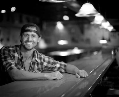 'Mac' Attack — country singer Kevin Mac brings classics to Paradise ...