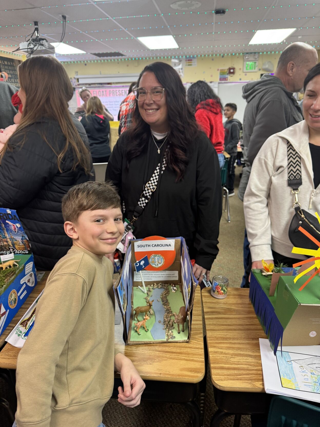 Lincoln 4th graders present 'state float' projects | Community ...