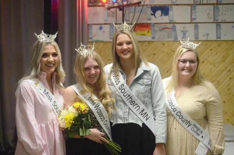 Sleigh and Cutter Weekend Festival holds parade, frosty unveiling ...