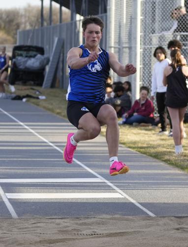 Boys 4x200 hunts for state title, Owatonna dominates 1st meet at new ...